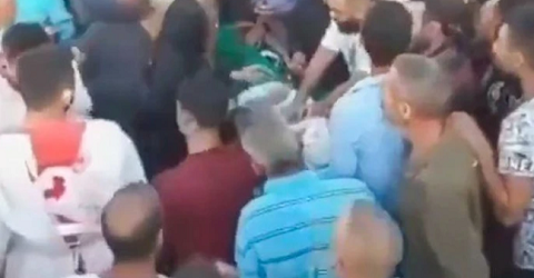 Người thân đang tổ chức đám tang, 'thi thể' trong quan tài đột ngột ...