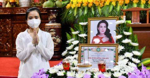 Cuộc sống các con Phi Nhung ra sao sau 1 năm mẹ qua đời?