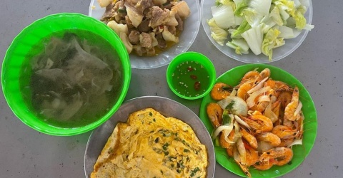 TRUNG TÂM GIÁO DỤC ANQP - ĐH HUẾ: Không có chuyện sinh viên đói, chỉ ...