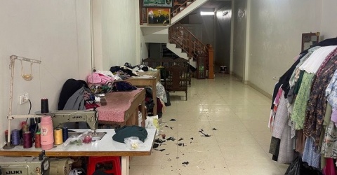 Dùng dao chém mẹ và cháu ruột trọng thương