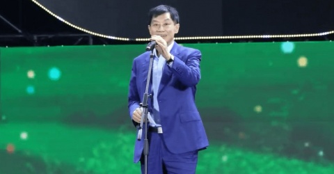 Ông Jonathan Hạnh Nguyễn trích 6 tỷ đồng từ tiền mừng cưới của con gái ...